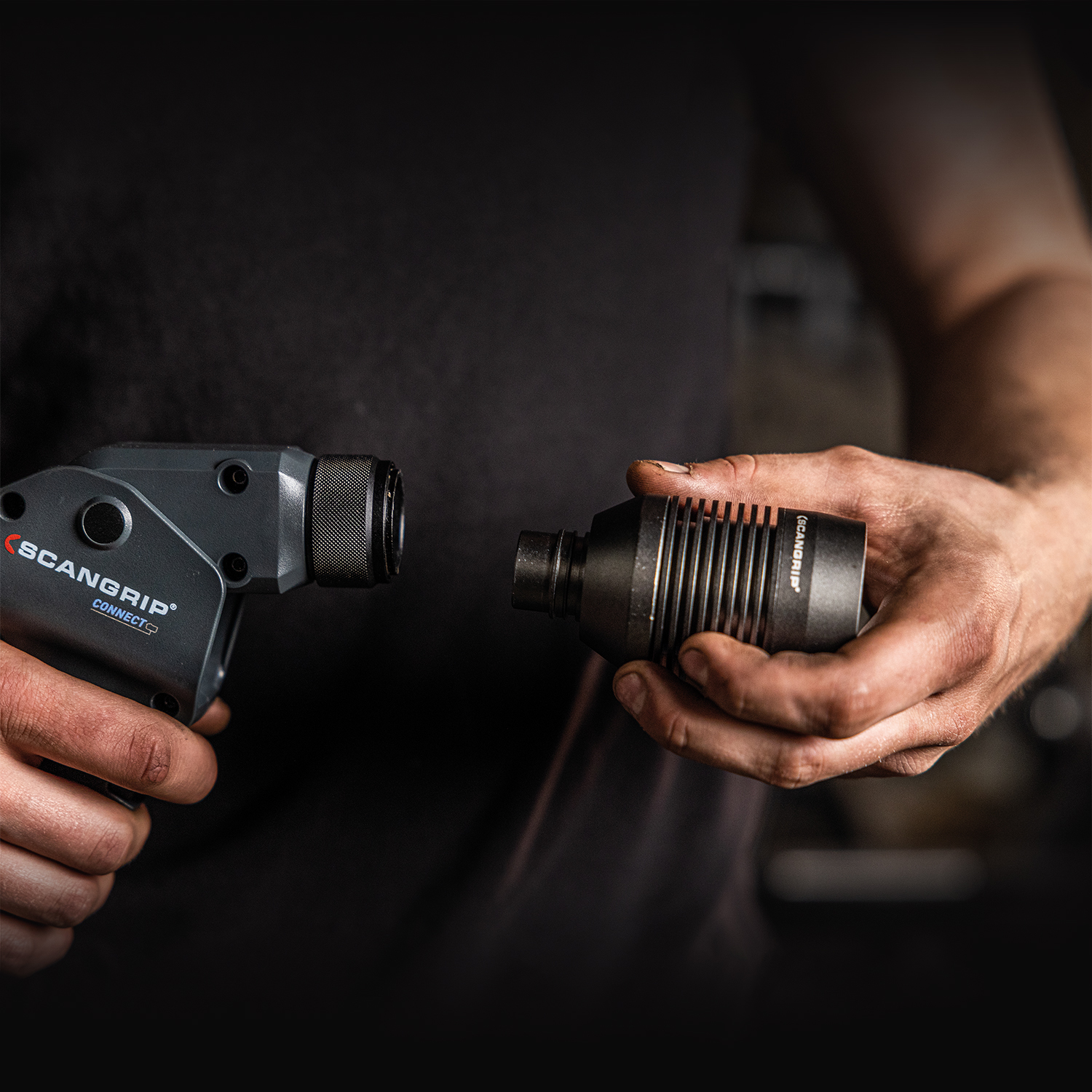 Extremely powerful search light head providing up to 600 lumen