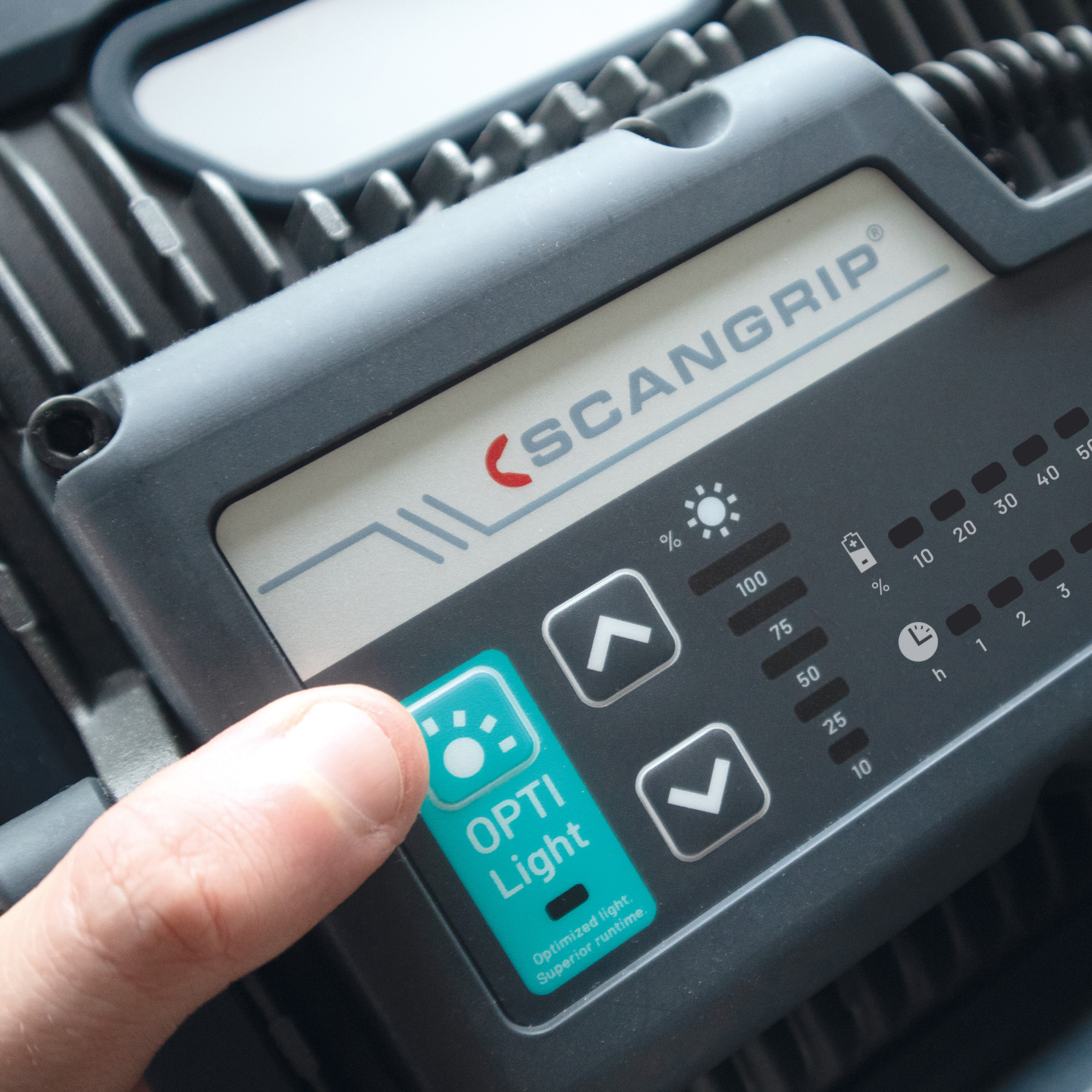 NOVA 6 C+R: Holdbar arbejdslampe med og uden ledning på 6000 lumen